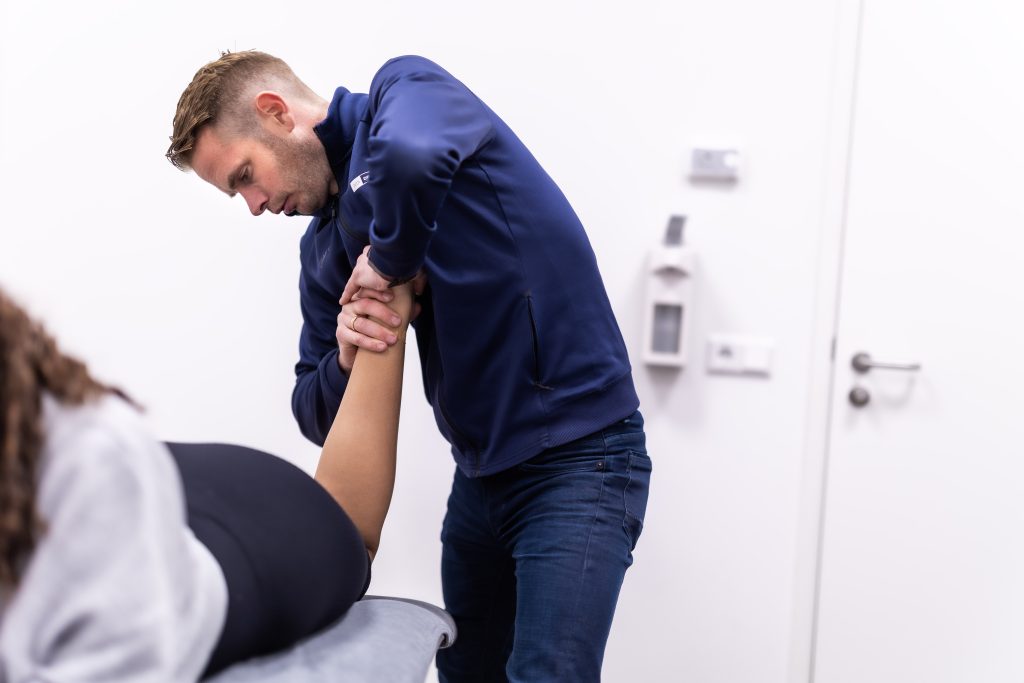 Haglundse exostose behandelen met Fysiotherapie | De Fysioclub